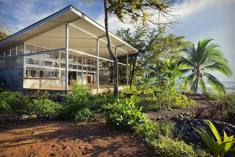 Caribbean Surf Shack Getaway - Rental Beach Bungalow In Bocas del Toro