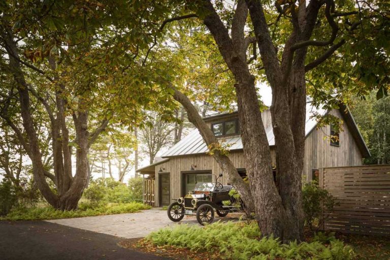 Charming Maine Coastal Home Design - Modern Classic Tranquility