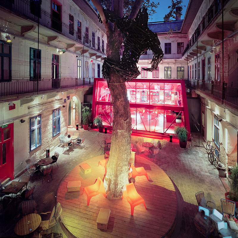 Doboz Bar Budapest - Modern Architecture