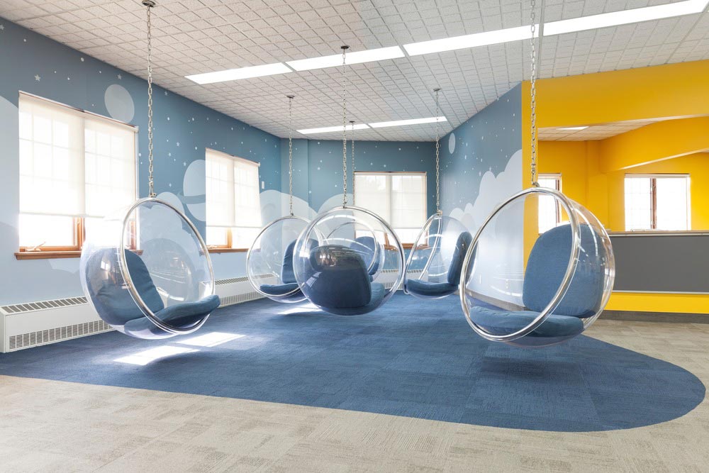 Inspiring & Colorful Interior Design of a Kids School in Quebec