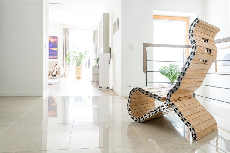 Modern Lounge Chair Design Inspired By The Human Spine - Spyndi