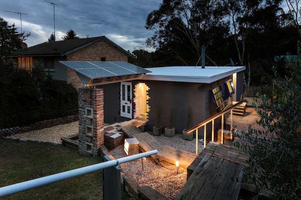 Small Houses: Tiny Compact Home Design - Busyboo - Page 1